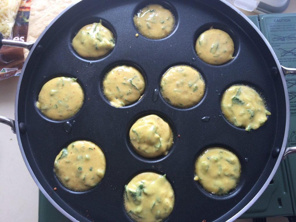 Less Oil Handvo Flour Palak Vada/Less Oil Mix flour Spinach fritters ...