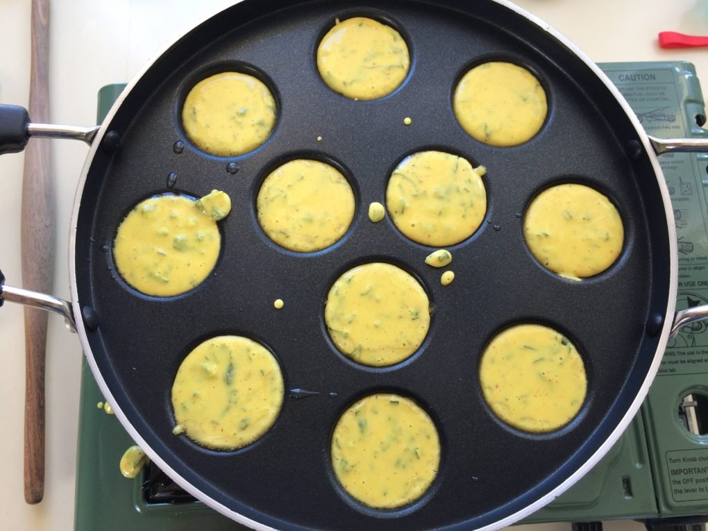Less Oil Handvo Flour Palak Vada/Less Oil Mix flour Spinach fritters ...