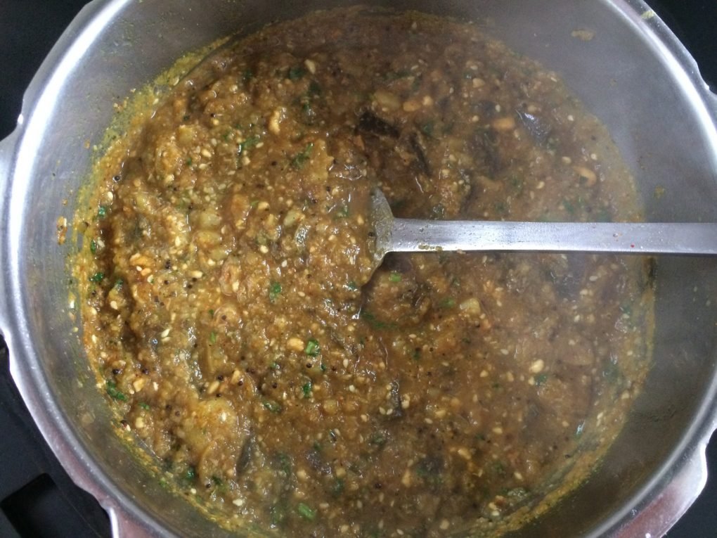 Ringan Batata Nu Shaak/Brinjal Potato Curry/Eggplant Potato Curry ...