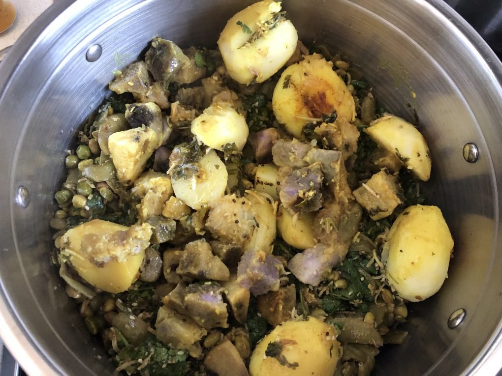 Undhiyu (Gujarati Style Mixed Vegetables) – Pepkitchen