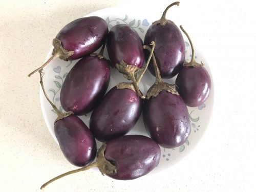 Bharela Ringan Batata Nu Shaak / Stuffed Eggplant Potato Curry – Pepkitchen