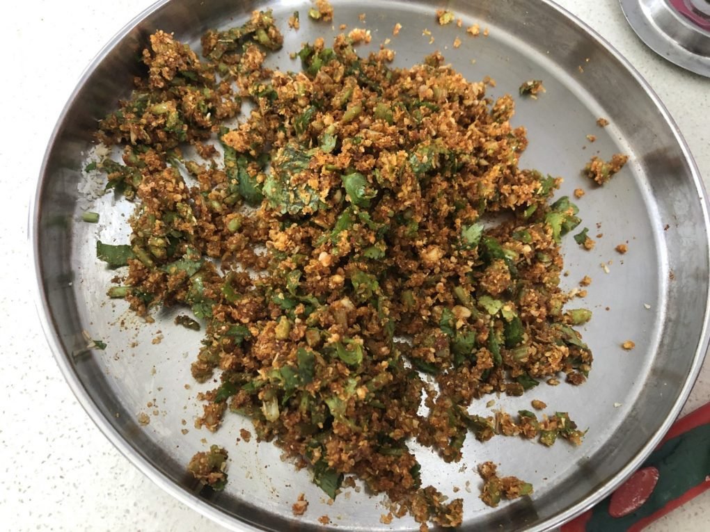 Bharela Ringan Batata Nu Shaak / Stuffed Eggplant Potato Curry – Pepkitchen