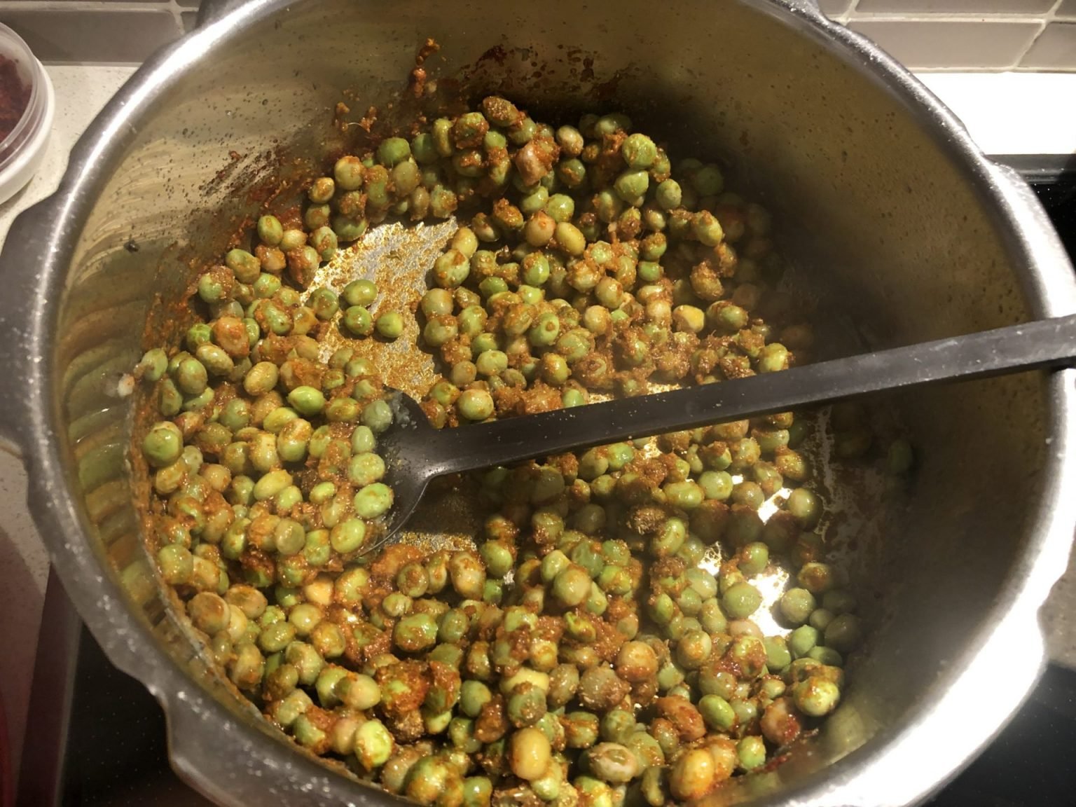 Tuvar Na Dana Ringan Nu Shaak / Fresh Pigeon Peas And Eggplant Curry ...